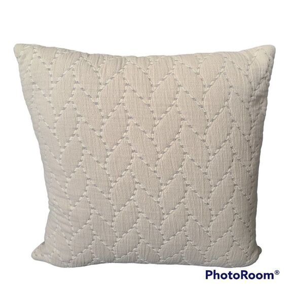 Waverly | Accents | Waverly Cartona Neutral 8x18 Decorative Throw ...